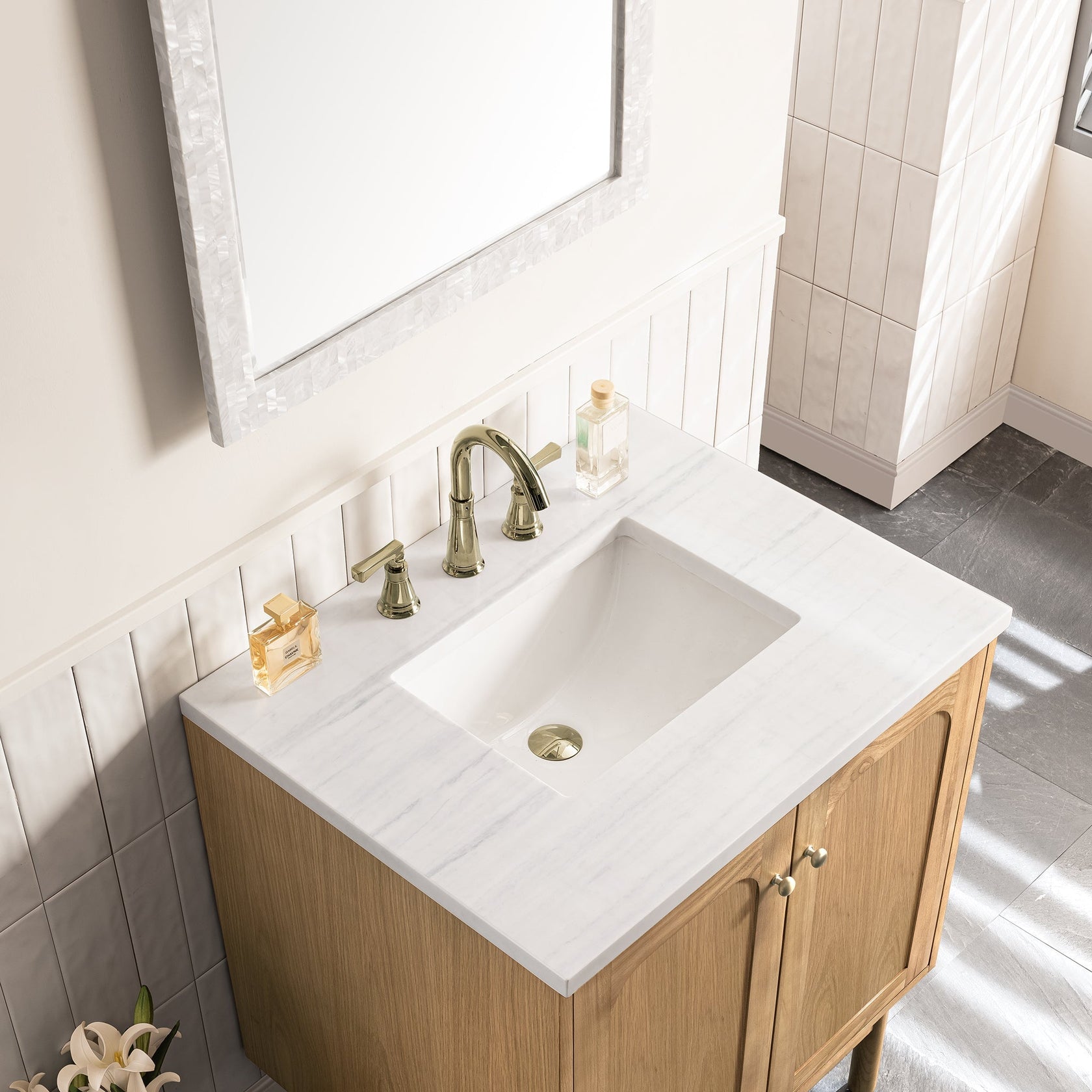 Laurent 30" Single Vanity in Light Natural Oak – James Martin Vanities